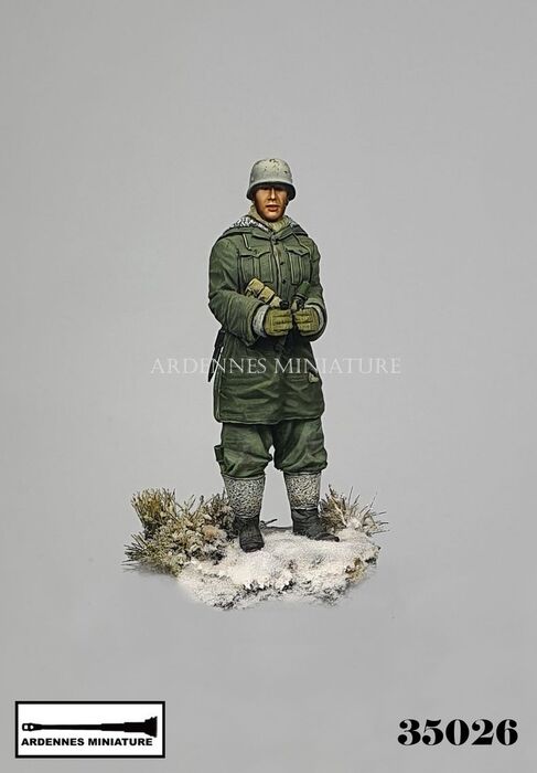 GERMAN OFFICER 1944 - 35026 :: Ardennes Miniature